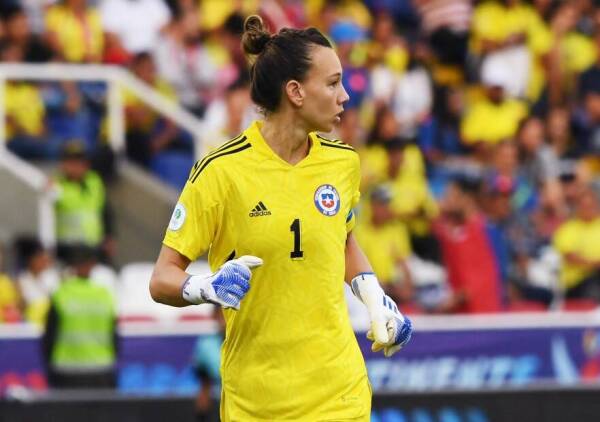 El regreso de ‘Tiane’ Endler lideró nómina de ‘Roja’ femenina El regreso de ‘Tiane’ Endler lideró nómina de ‘Roja’ femenina